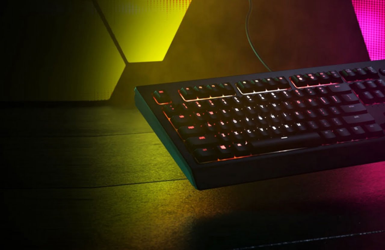 Recensione Razer Cynosa V2: La Tastiera a Membrana per Giocare